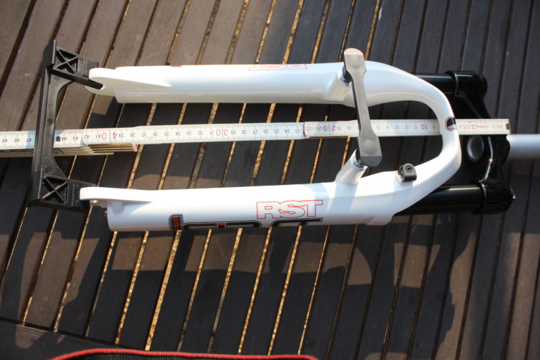 RST First Air 24" - Die leichte Federgabel ab 30 kg Körpergewicht ...